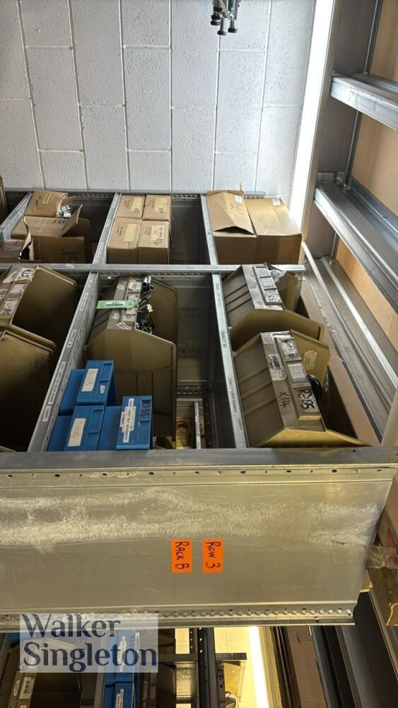 4 x bays of Heavy Duty Boltless Racking;