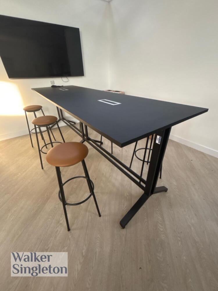 NOWYSTYL EETHINKY Black High Top Meeting Table and 6 x NOWYSTYL Creva ...