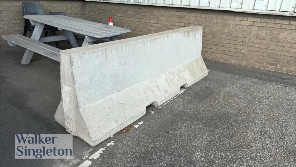 4 x Heavy Duty Commercial Interlocking Concrete Traffic Barriers