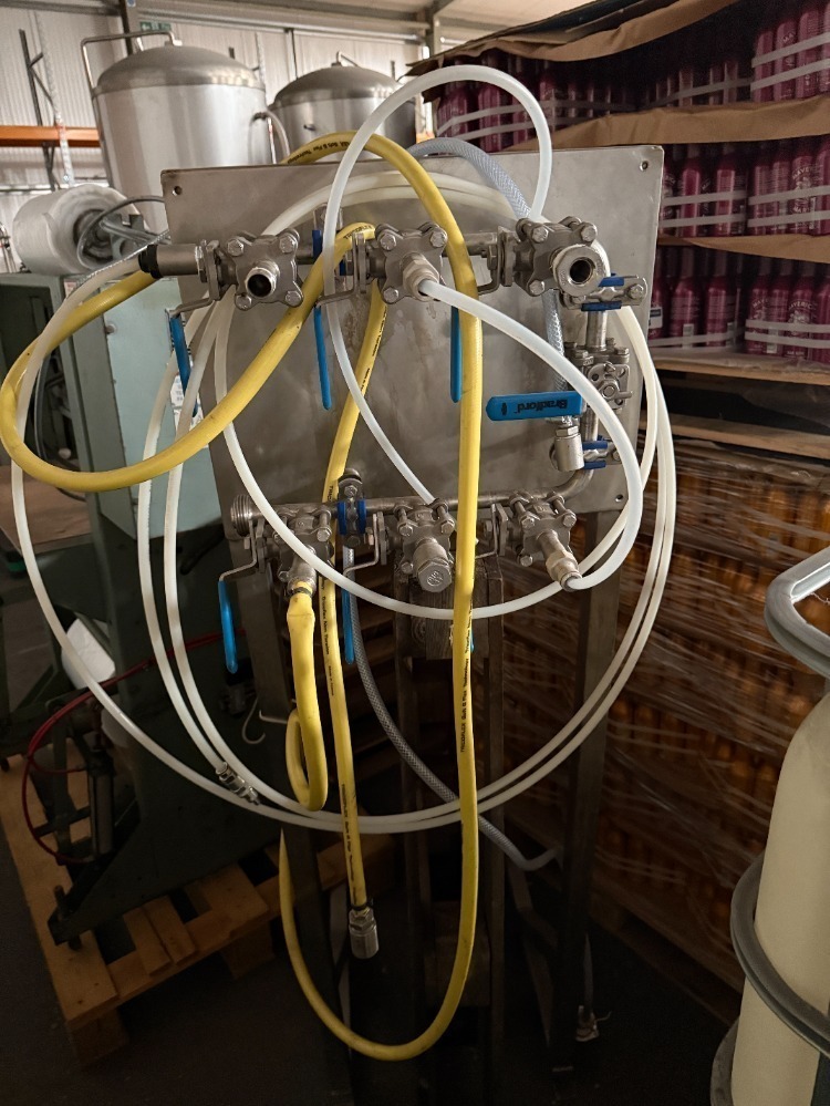 Stainless Steel Manifold Stand with Hose Connectors
