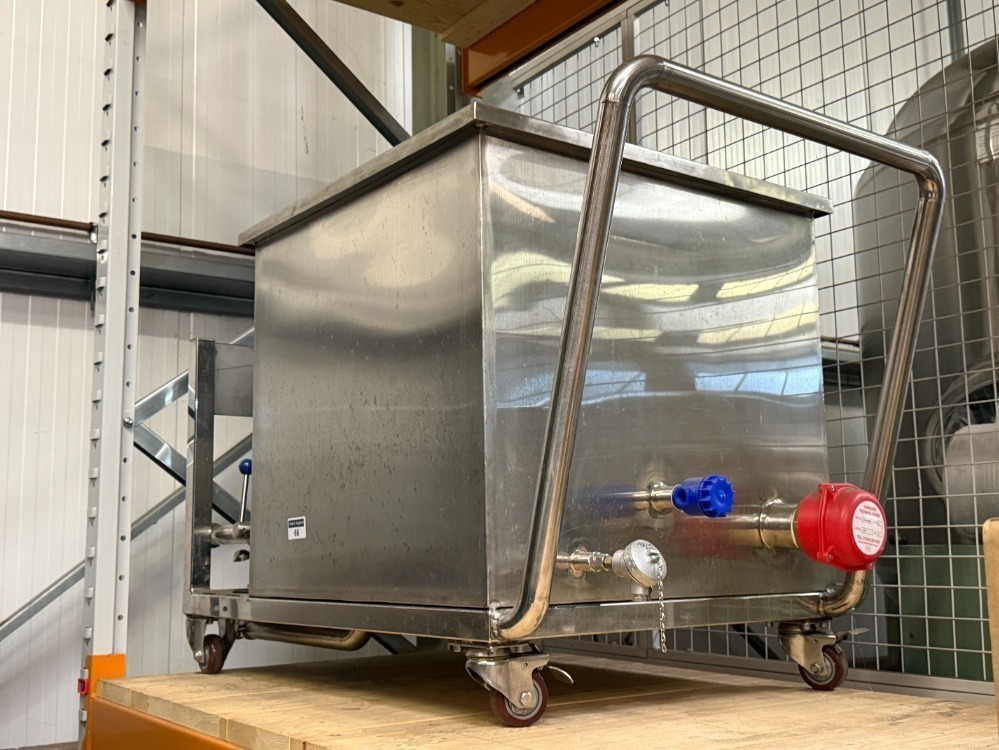 WILLIS EUROPEAN Stainless Steel Mobile CIP Tank