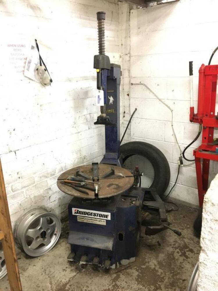 BRIDGESTONE Tyre Machine, 240V