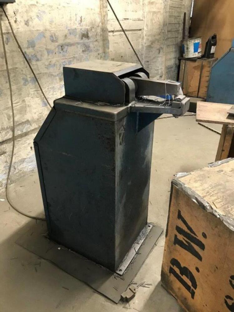 THOMPSON HUDSON Wire Mesh Trimmer