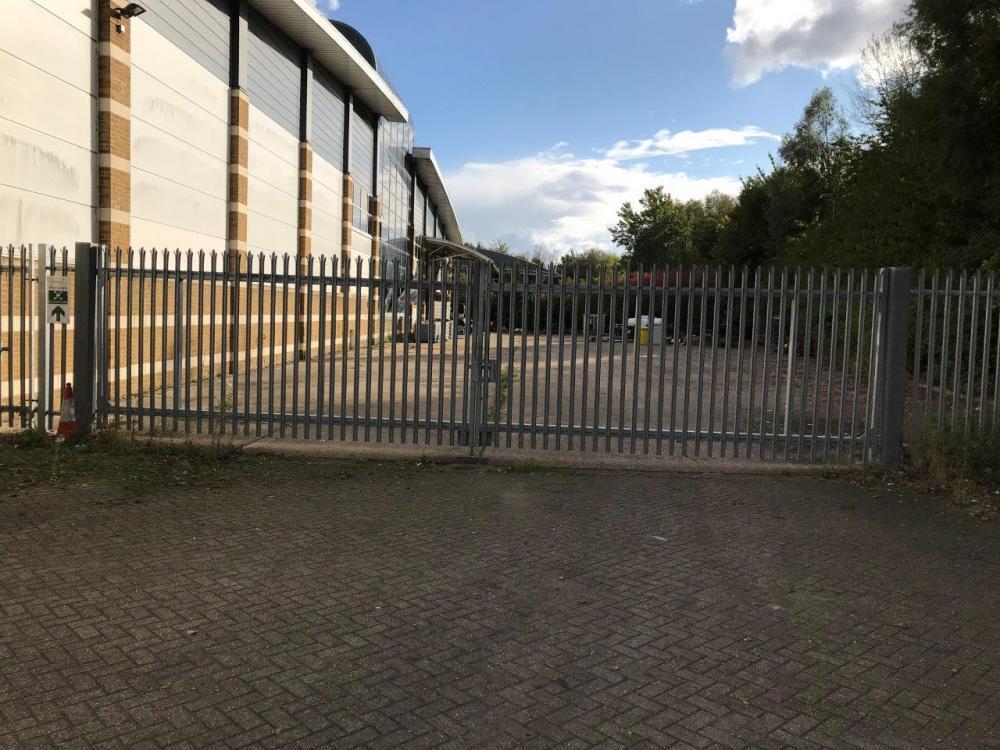 Galvanised Palisade Floor Mounted Gate Set; Dimensions: 9.6m (W) x 2.4m ...