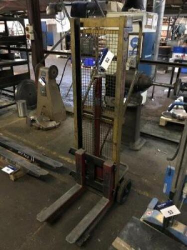SABRE Engineering Hydraulic Lifter; Capacity: 250KG @ 10 Centre; Max ...